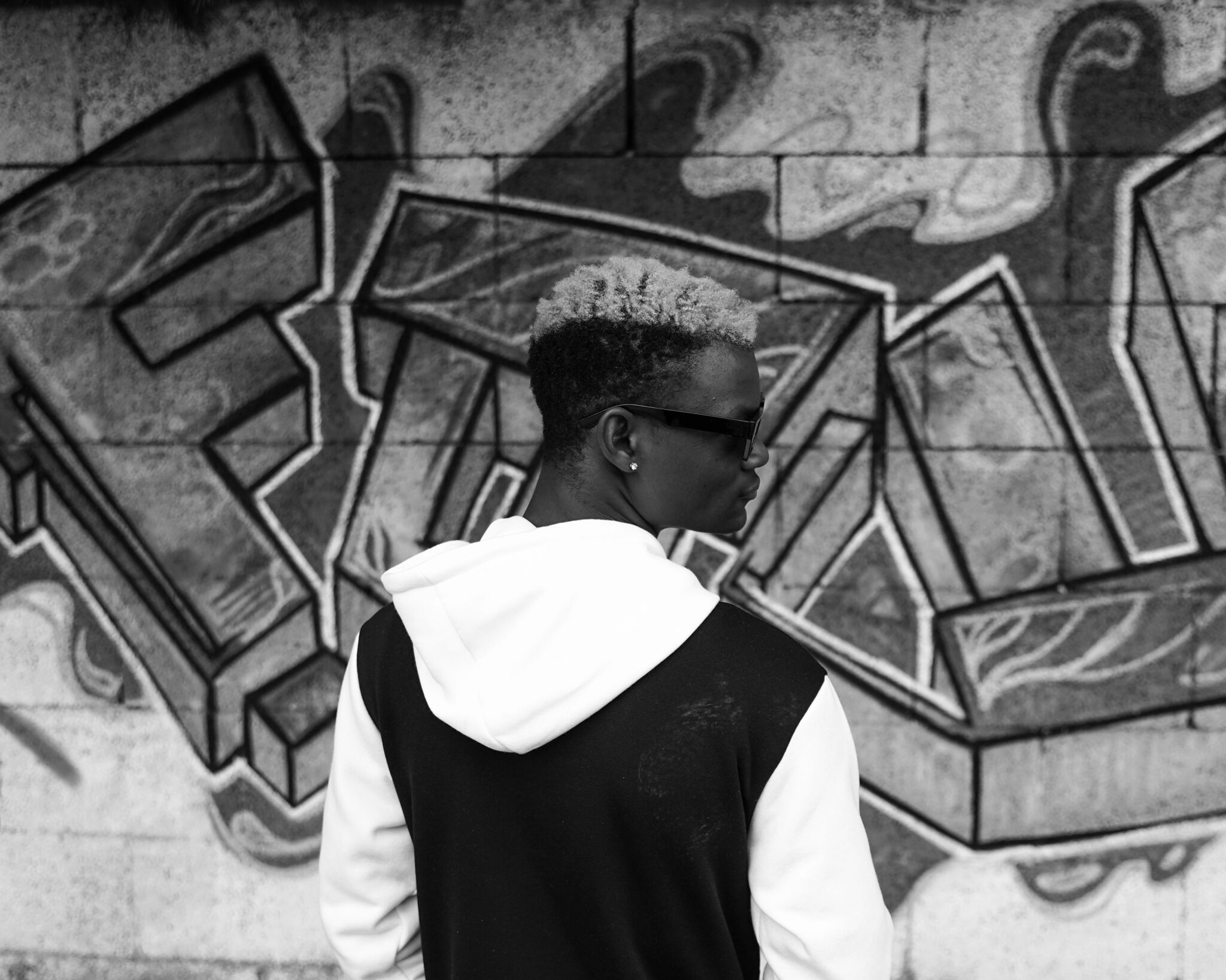 L'esordio di THEO CARE': è fuori su Youtube il video del suo primo ...